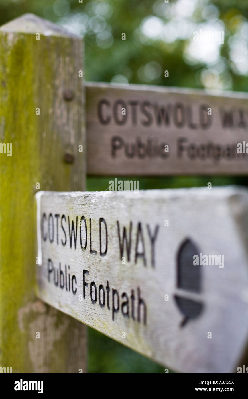 Cotswold Way finger post Gloucestershire Stock Photo - Alamy