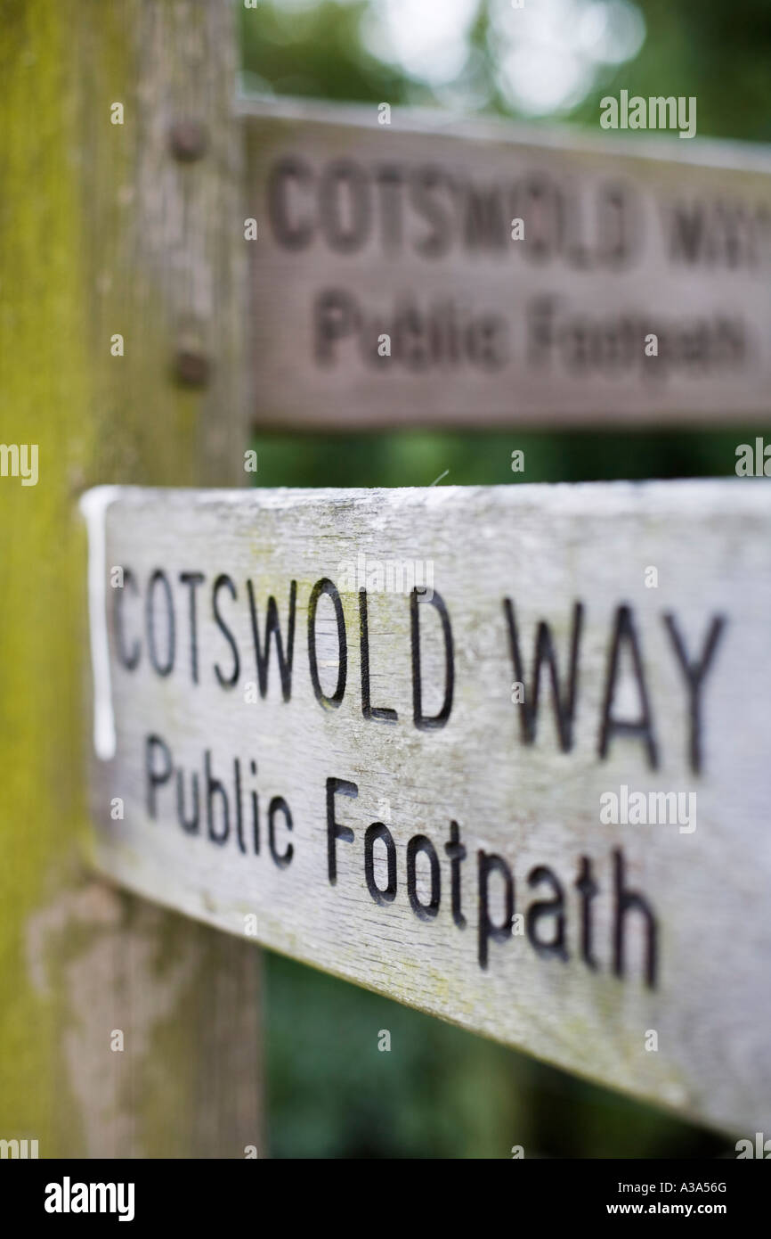 Cotswold Way finger post Gloucestershire Stock Photo - Alamy