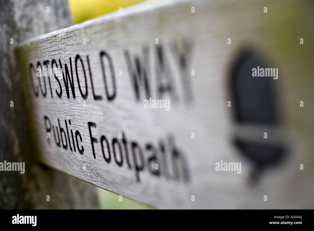 Cotswold Way finger post Gloucestershire Stock Photo - Alamy