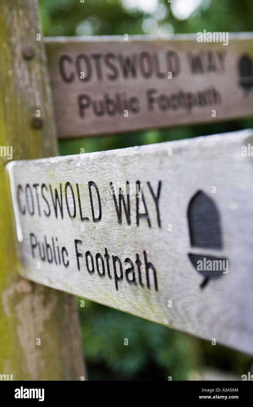 Cotswold Way finger post Gloucestershire Stock Photo - Alamy
