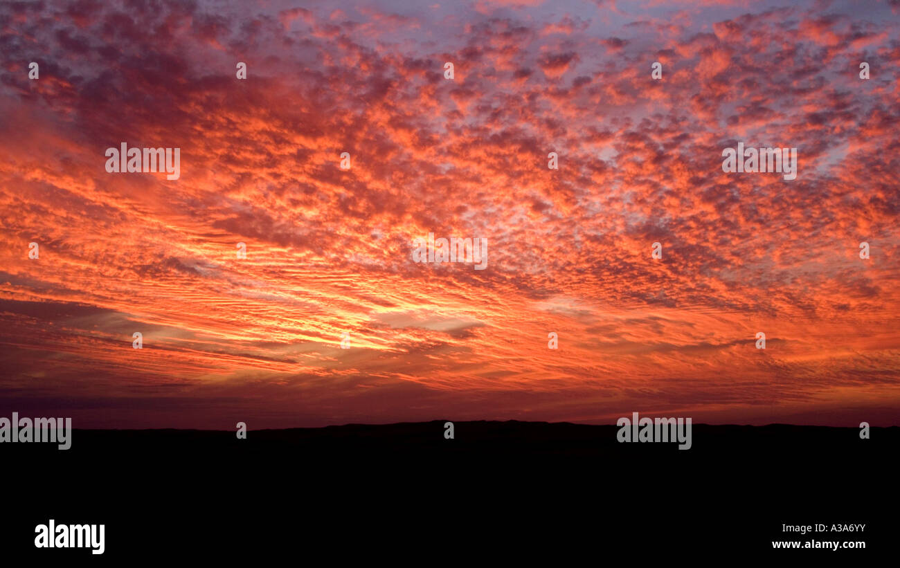 Clouds at sunset in the Sahara Desert Libya Stock Photo - Alamy