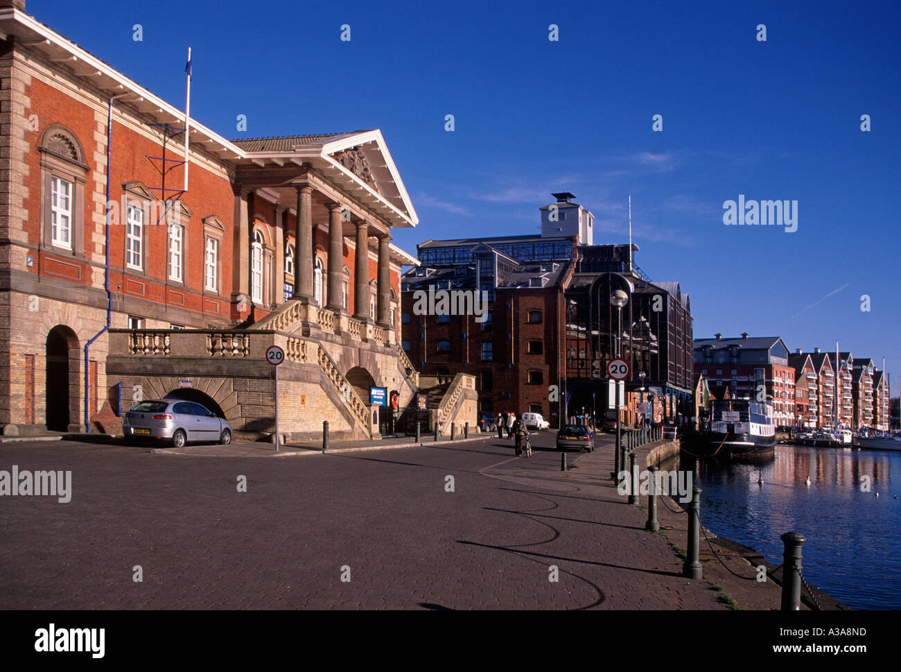 Ipswich waterfront old dock buildings hi-res stock photography and ...