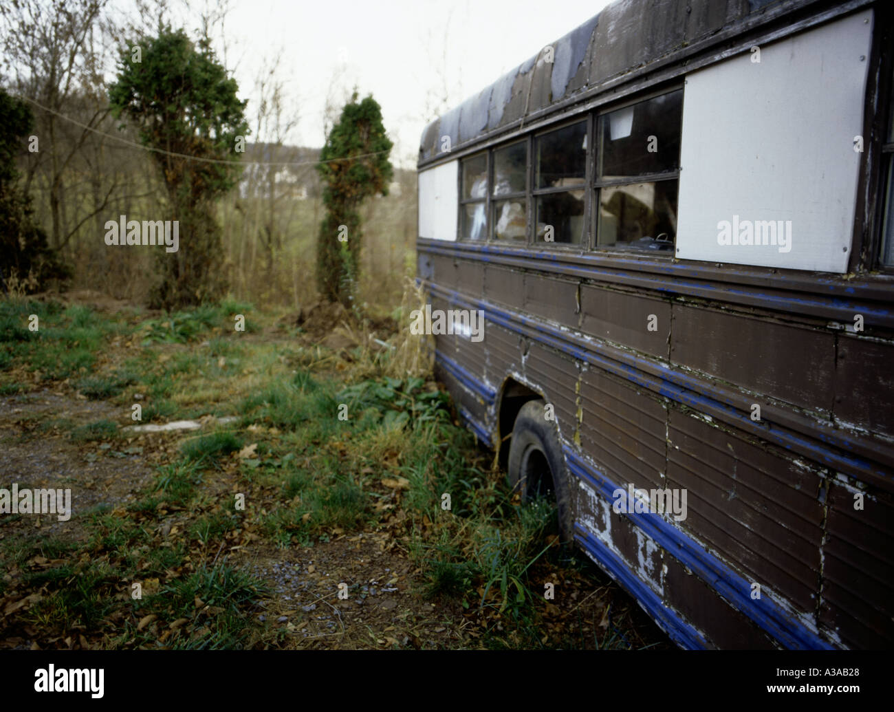 Broken down school bus hi-res stock photography and images - Alamy