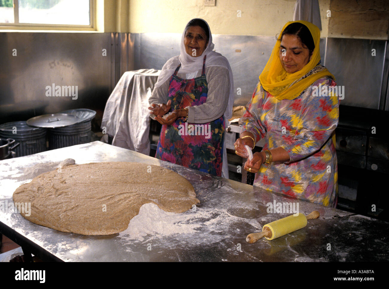 Kitchen (langar) in Sikh Gurdwara, Southall, London Stock Photo - Alamy