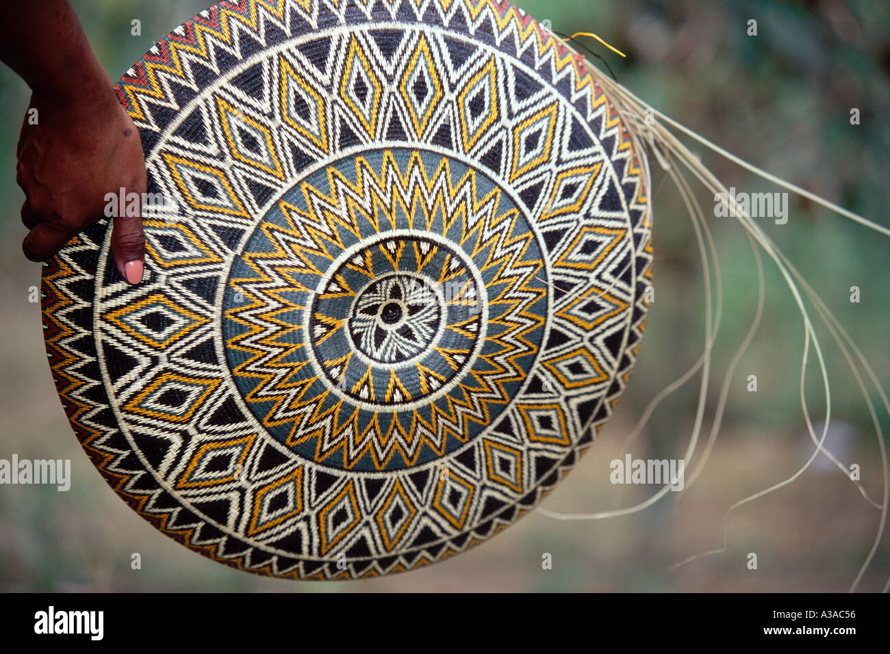 Panama embera basket hi-res stock photography and images - Alamy