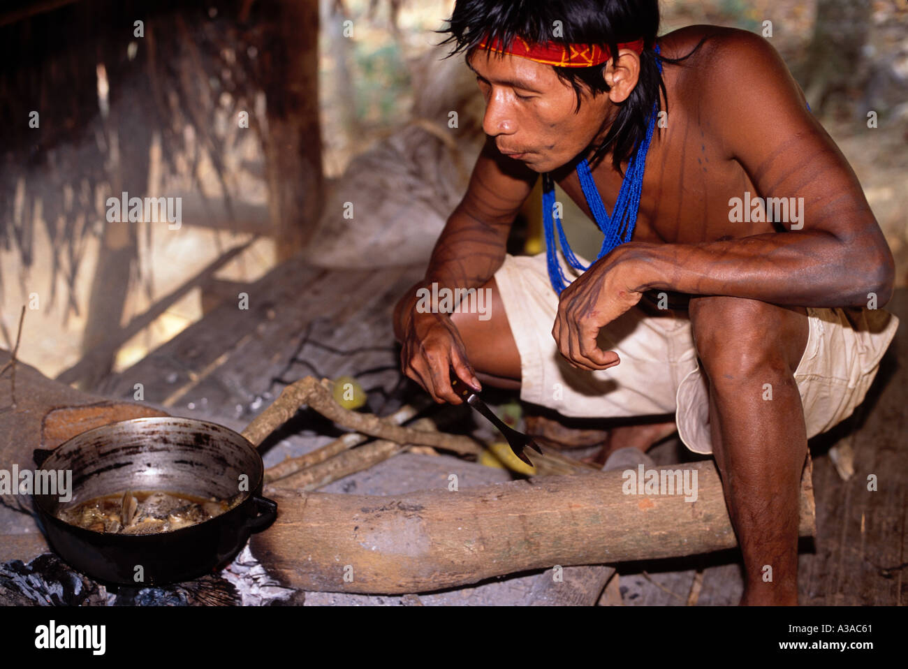 Embera Native Indigenous People of Darien Panama Stock Photo - Alamy