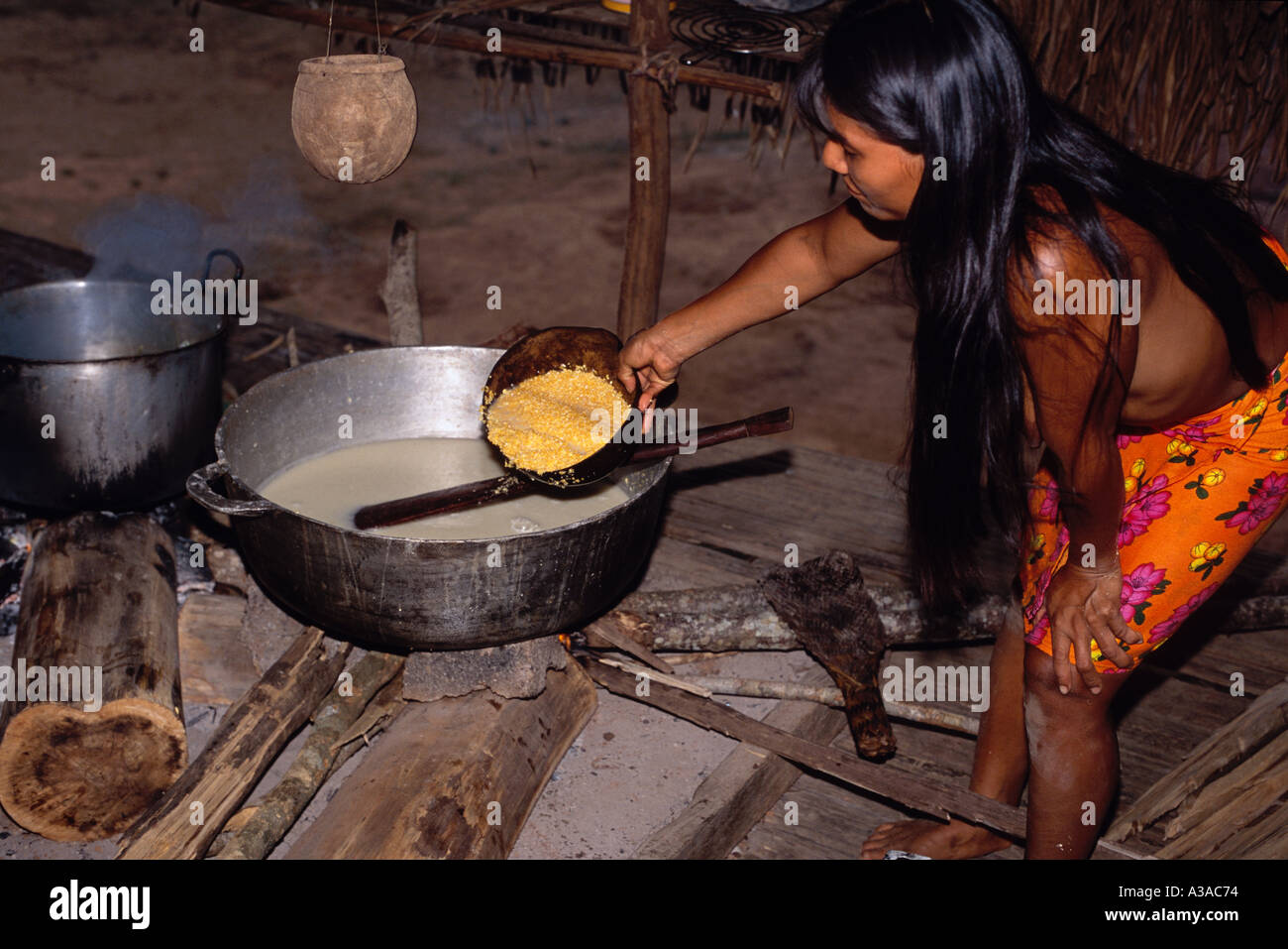 Embera Native Indigenous People of Darien Panama Stock Photo - Alamy