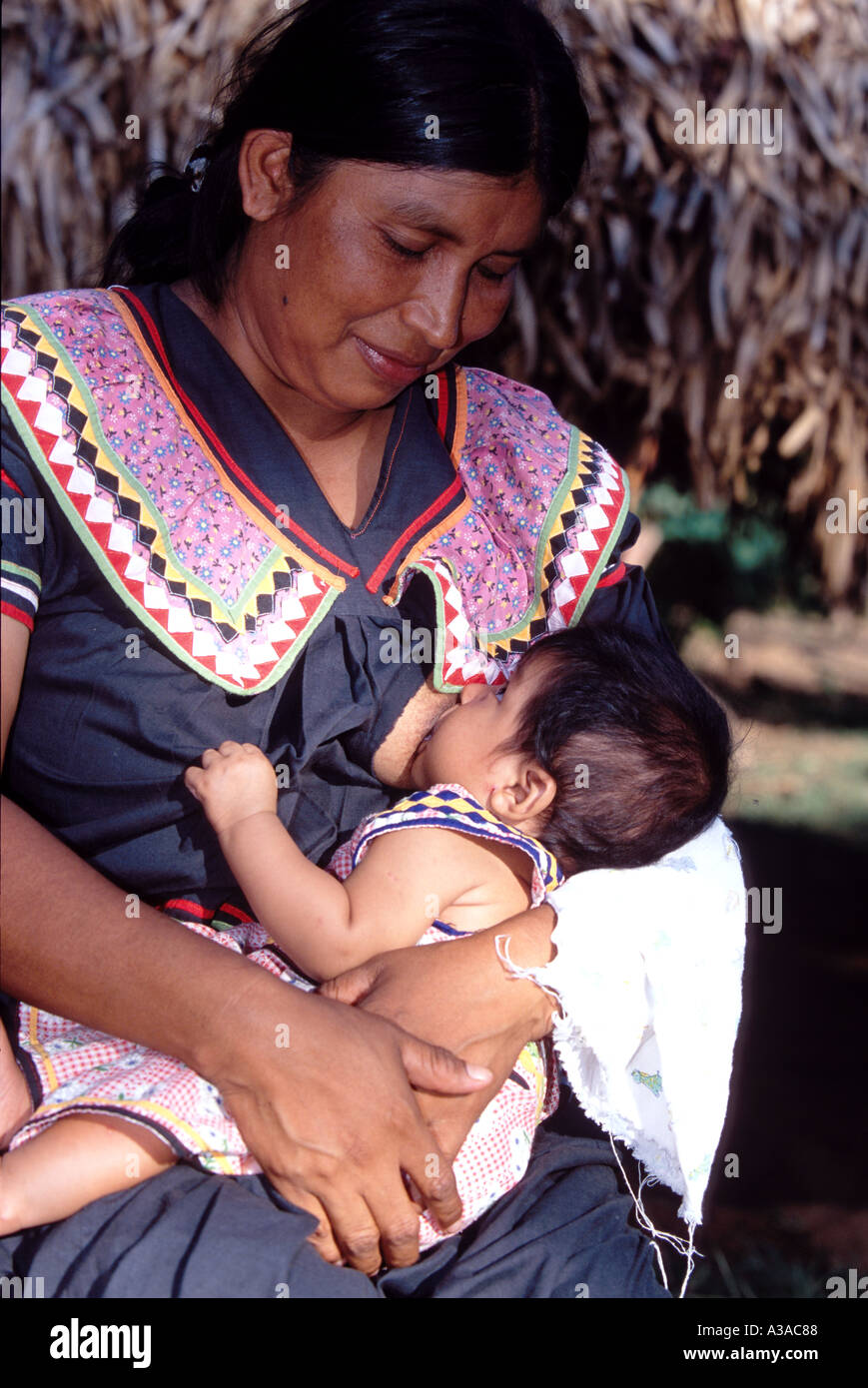 Panama indigenous tribes hi-res stock photography and images - Alamy
