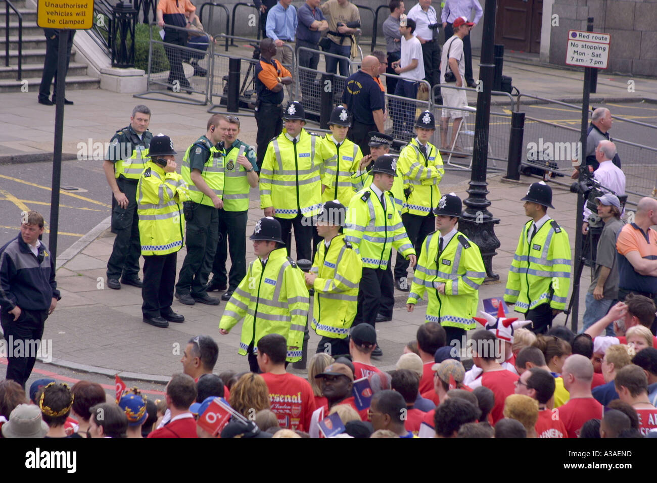 Police arsenal football game hi-res stock photography and images - Alamy