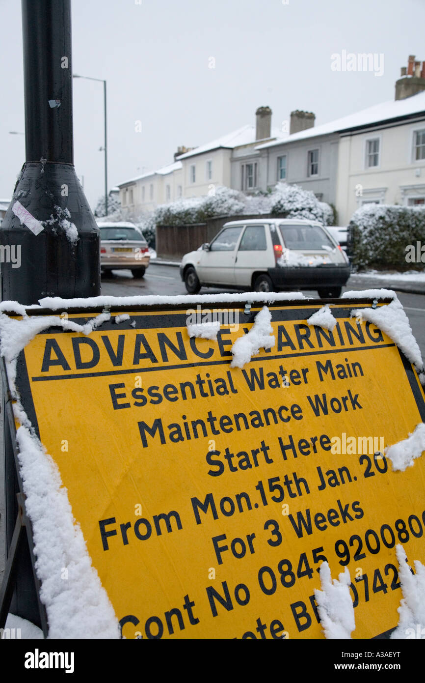 Advance warning board hi-res stock photography and images - Alamy