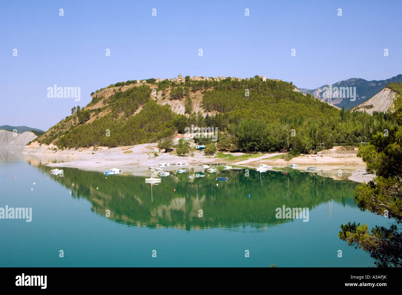 Yesa lake hi-res stock photography and images - Alamy