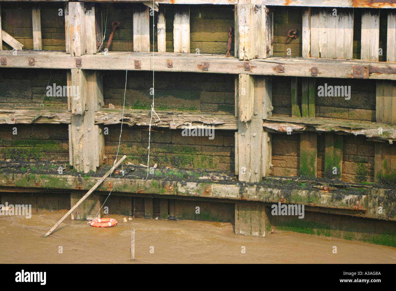 Timber dock hi-res stock photography and images - Alamy