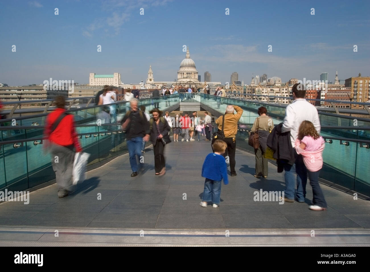London Suspension Bridge Stock Photo - Alamy