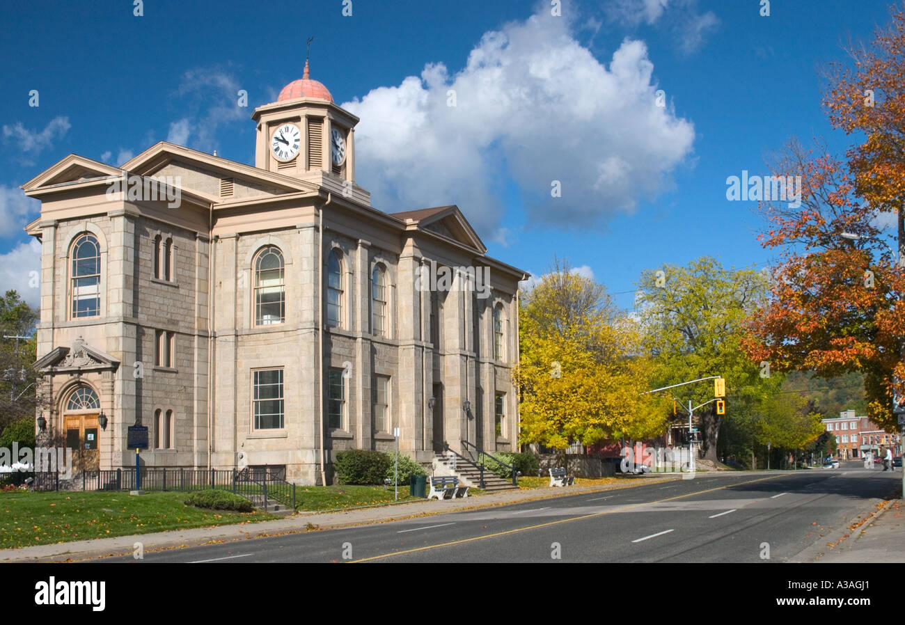 small town city hall Stock Photo - Alamy