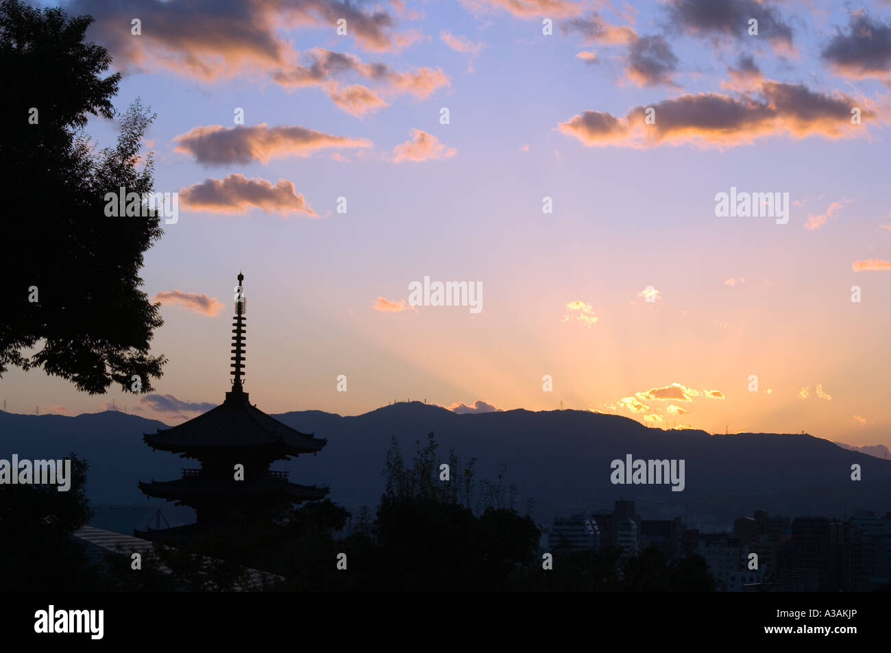 yasaka no to pagoda higashiyama eastern hills sunet dusk Kyoto Japan ...