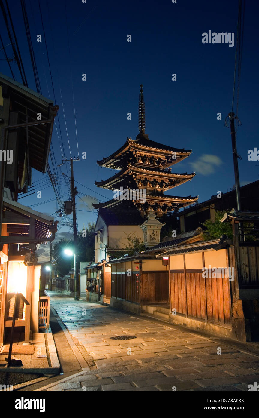 yasaka no to pagoda higashiyama eastern hills sunet dusk Kyoto Japan ...