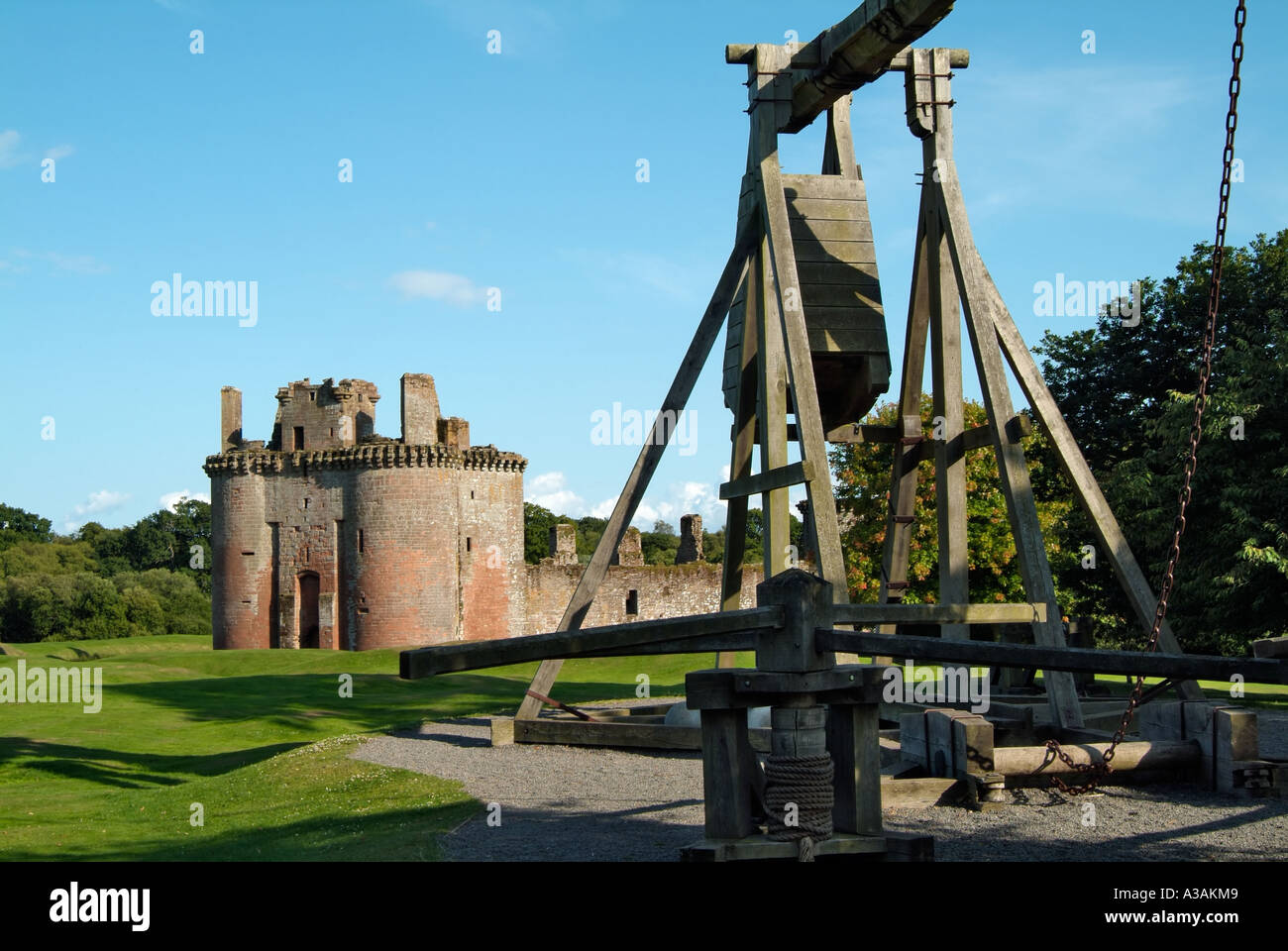 Trebuchet Reproduction Siege Engine at Caerlaverock Castle Dumfries ...