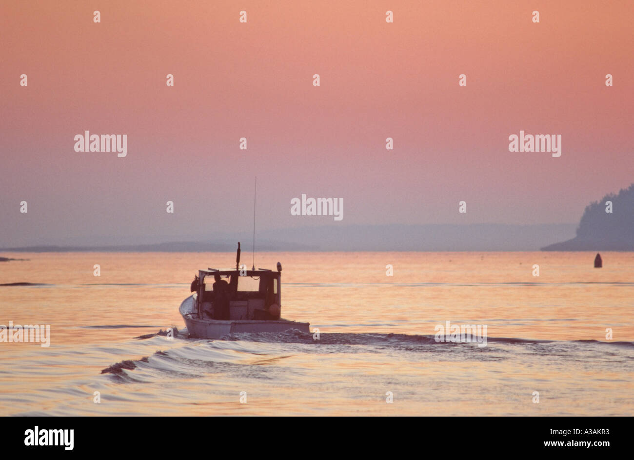 North atlantic ocean boat wake hi-res stock photography and images - Alamy