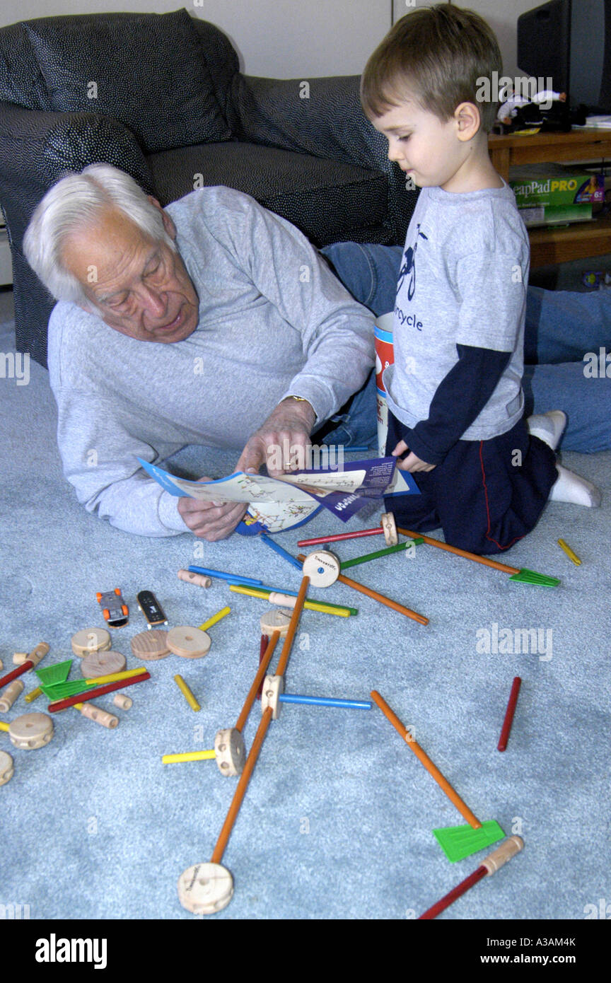 Tinkertoys hi-res stock photography and images - Alamy