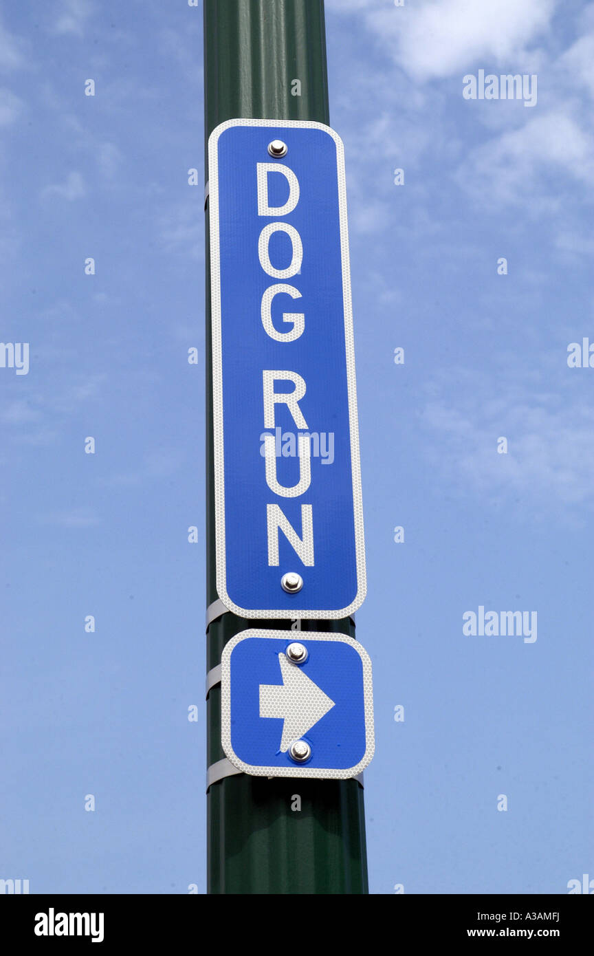 Dog run sign hi-res stock photography and images - Alamy