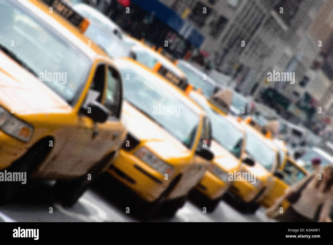 Catch a new york cab hi-res stock photography and images - Alamy