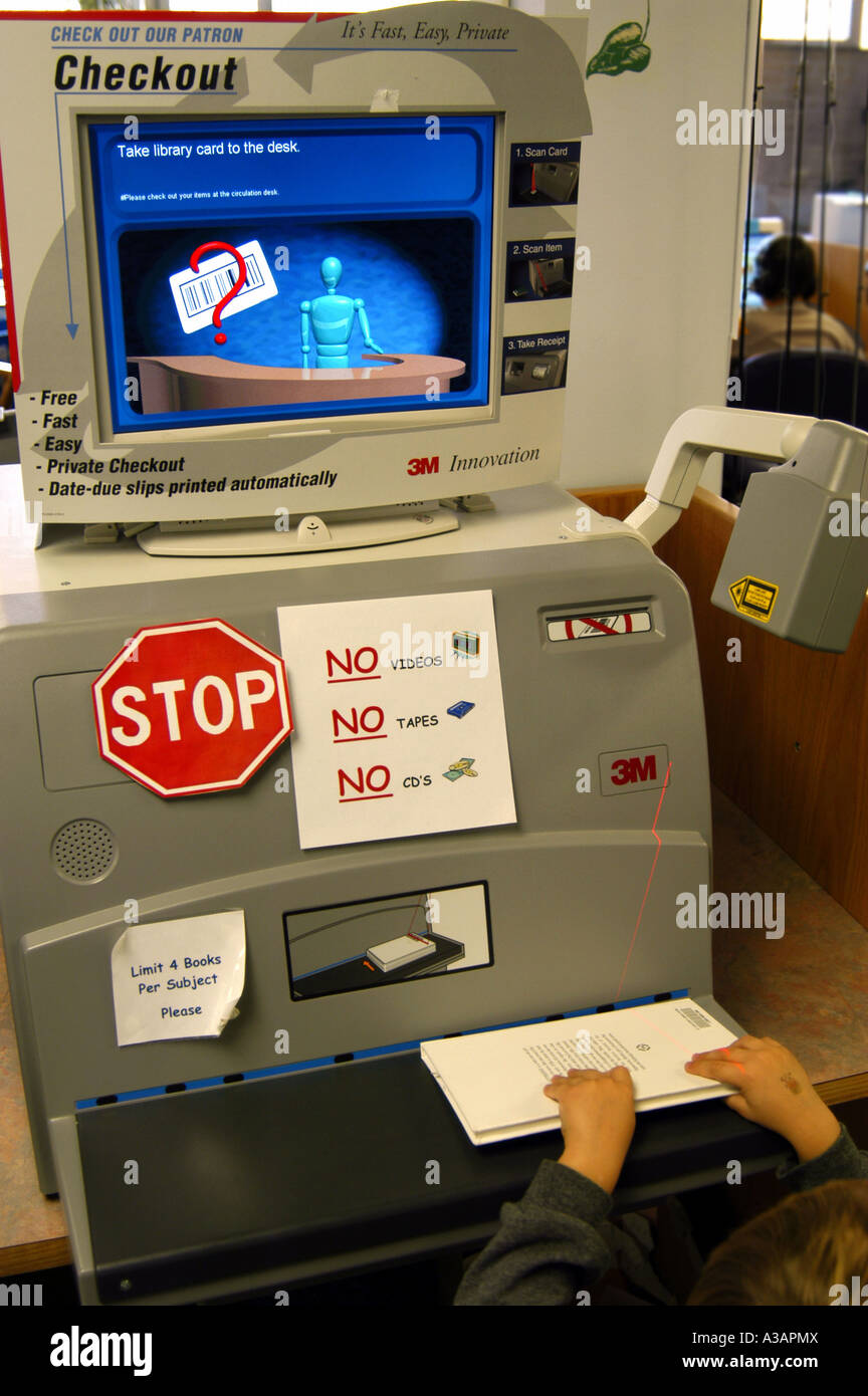 Automated checkout hi-res stock photography and images - Alamy