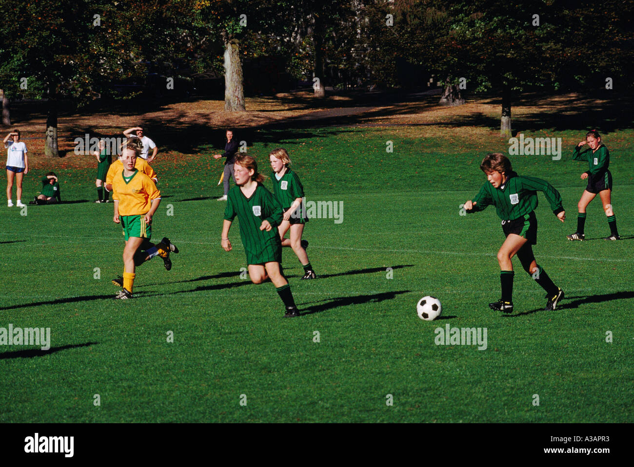 Teen girls playing soccer hi-res stock photography and images - Alamy
