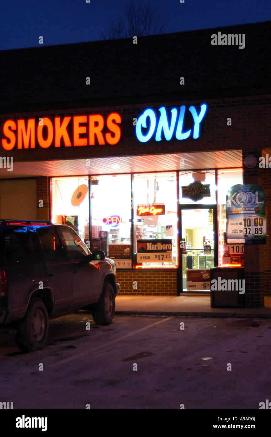 P6 105 Smokers Only vert Stock Photo - Alamy