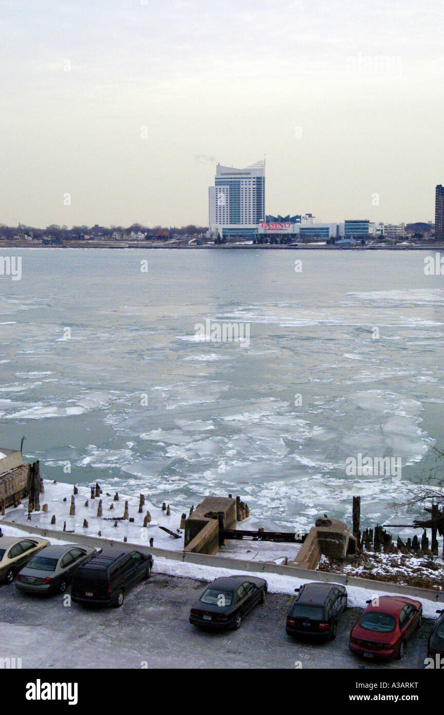 P6 114 Detroit River Ice Windsor Stock Photo - Alamy