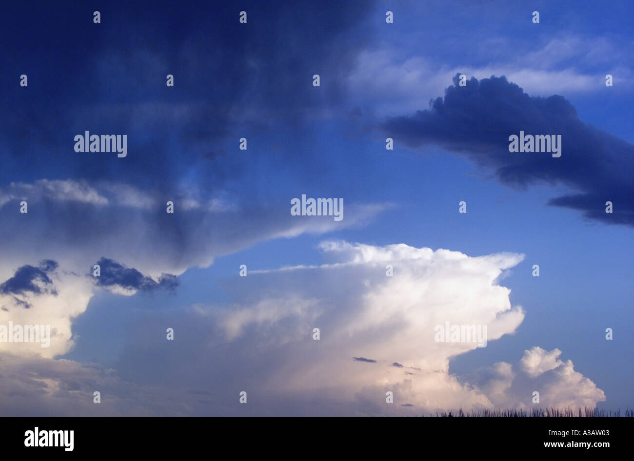 Beautiful and impressive sunset clouds Stock Photo - Alamy