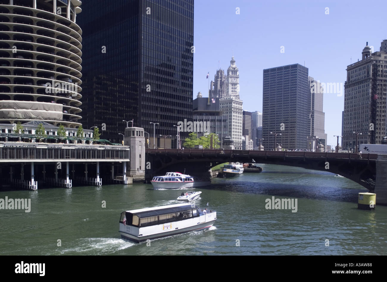 Tour boat cruising on the Chicago River, Chicago, Illinois USA Stock ...