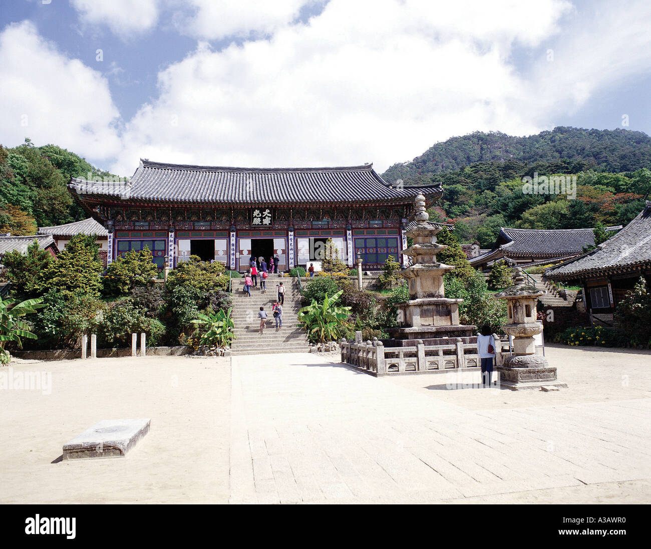 Haeinsa hi-res stock photography and images - Alamy