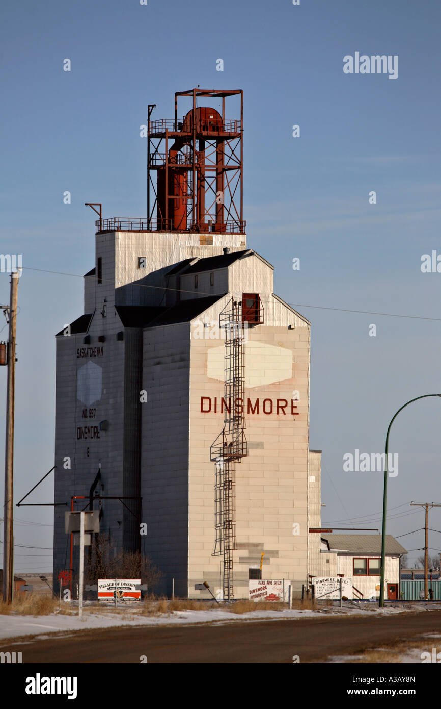 grain elevator at Dinsmore Stock Photo - Alamy