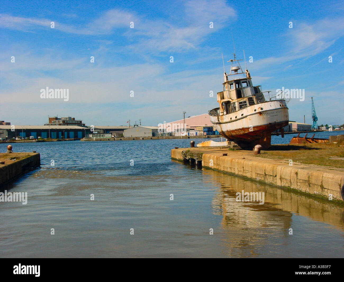 Birkenhead dockland hi-res stock photography and images - Alamy