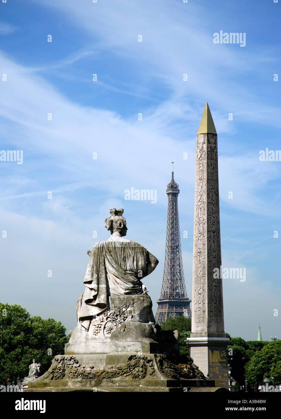 FRANCE Ile de France Paris Place de la Concorde Female statue ...