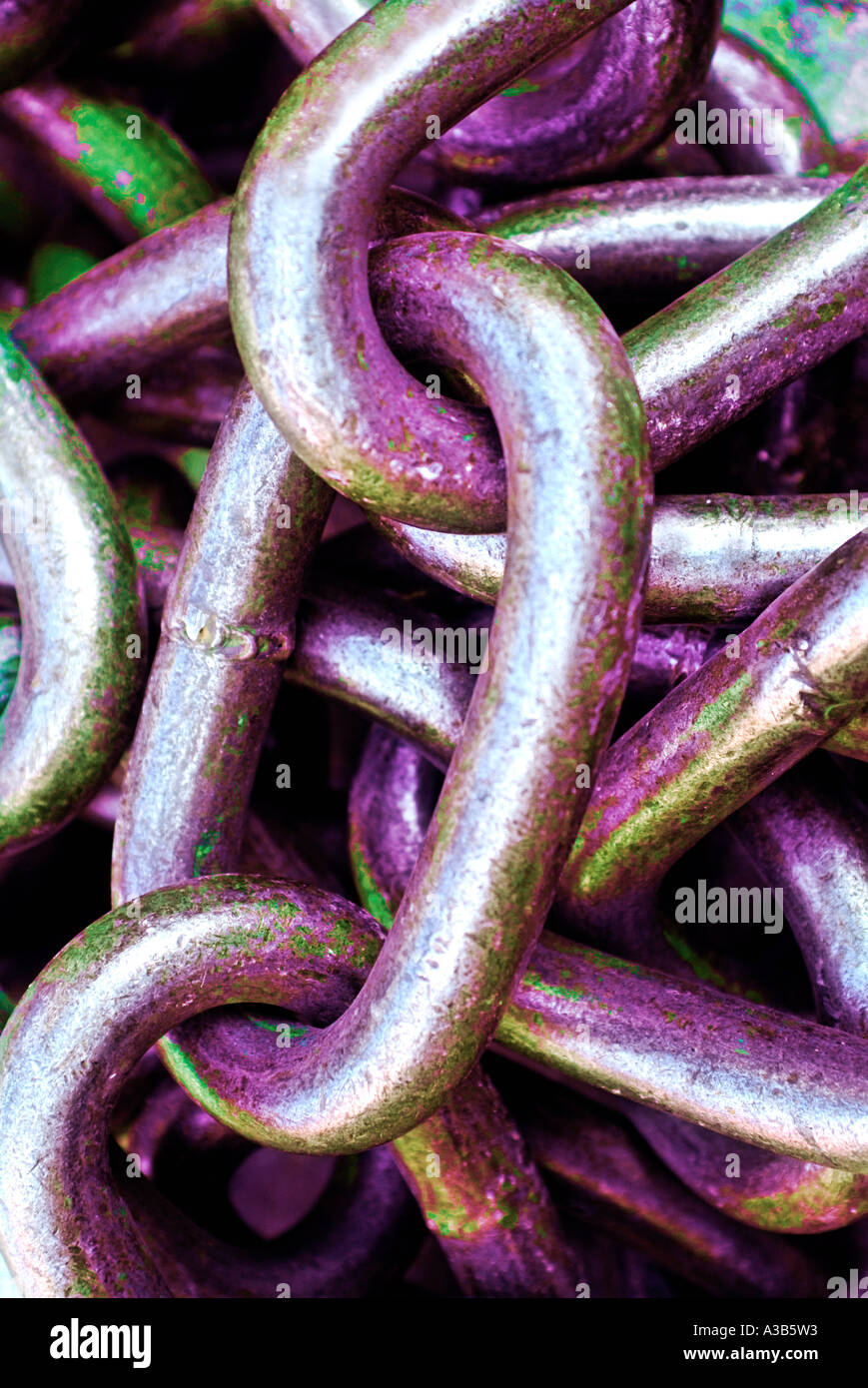 Heavy metal chain in a jumbled mess Stock Photo - Alamy