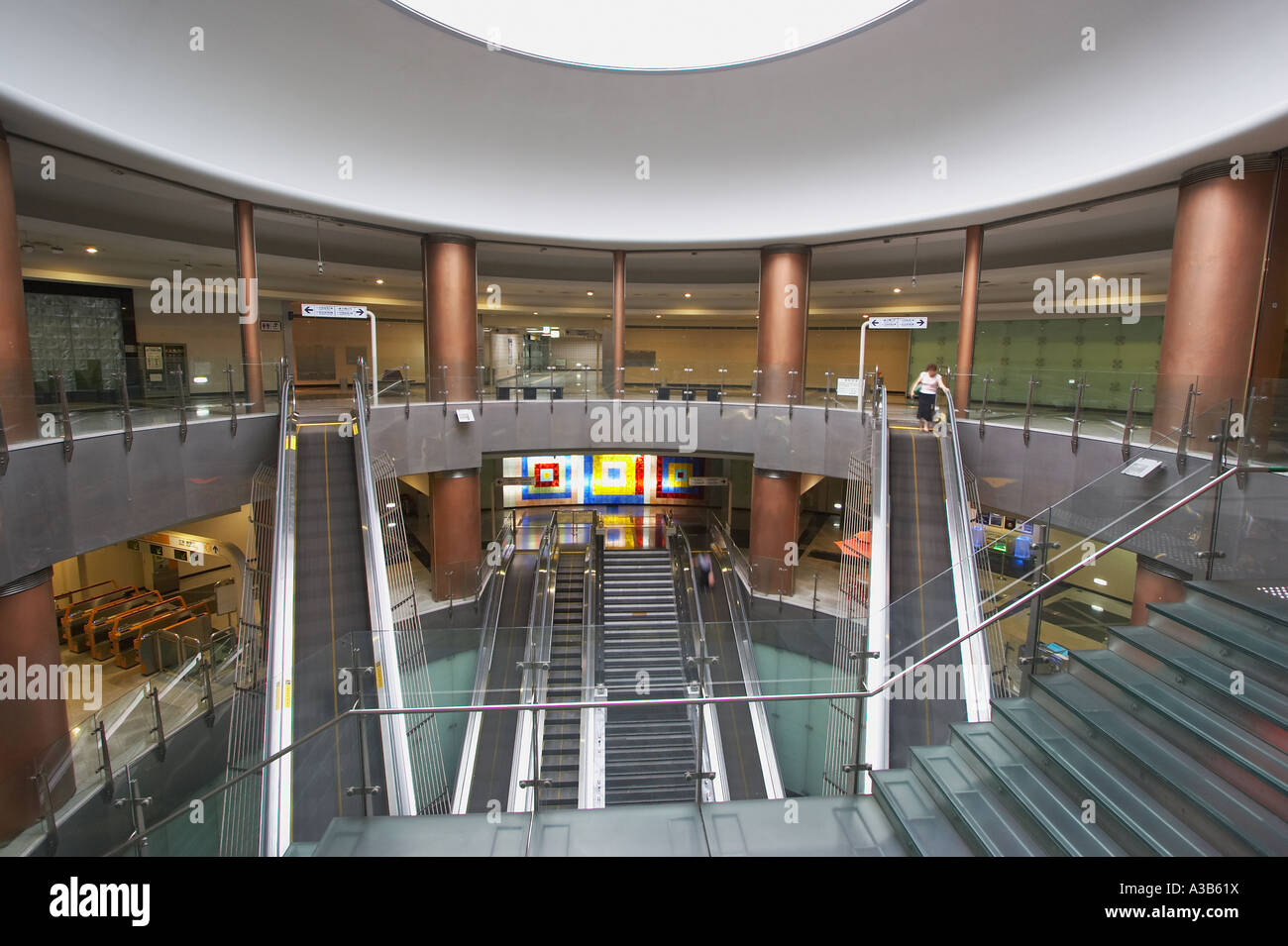 Interior subway station seoul hi-res stock photography and images - Alamy