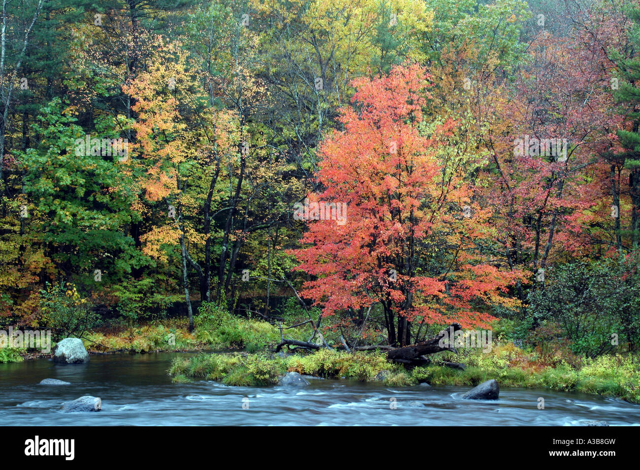 Henniker new hampshire hi-res stock photography and images - Alamy