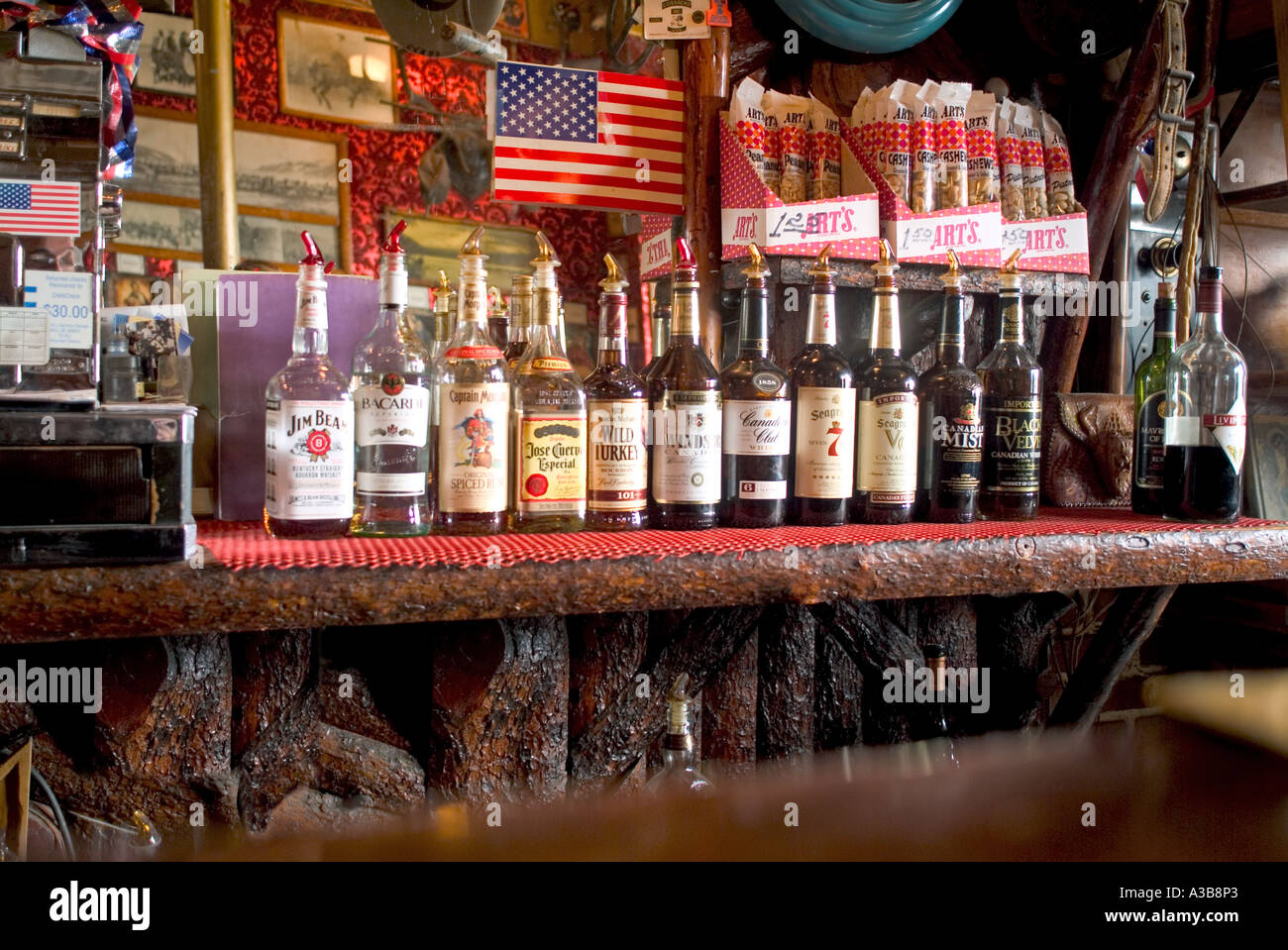 Liquor bottles behind bar hi-res stock photography and images - Alamy