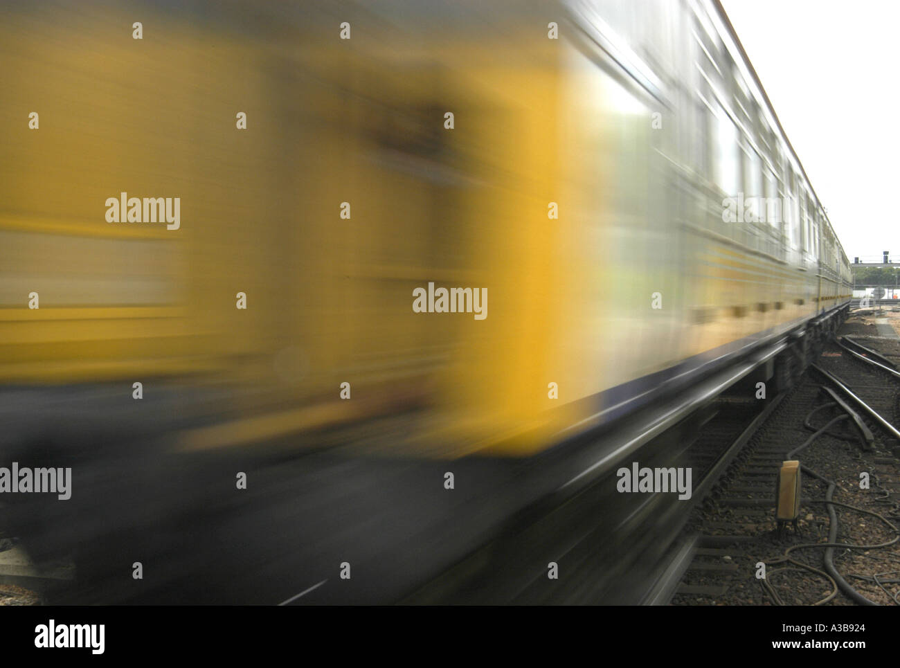 Tonbridge train station hi-res stock photography and images - Alamy