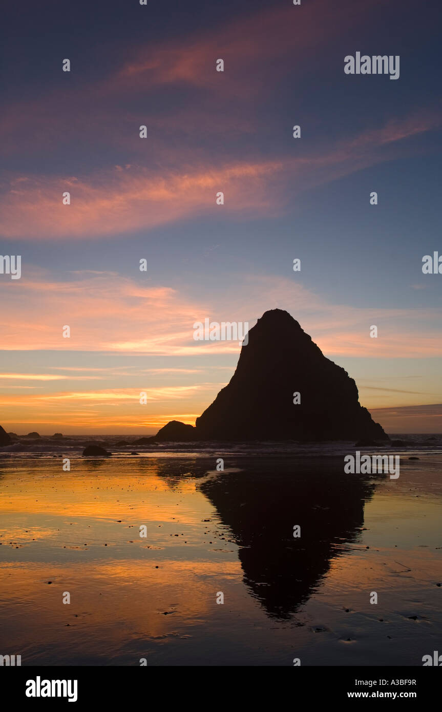 Sea stack and sunset at Whaleshead Beach Samuel H Boardman State Scenic ...