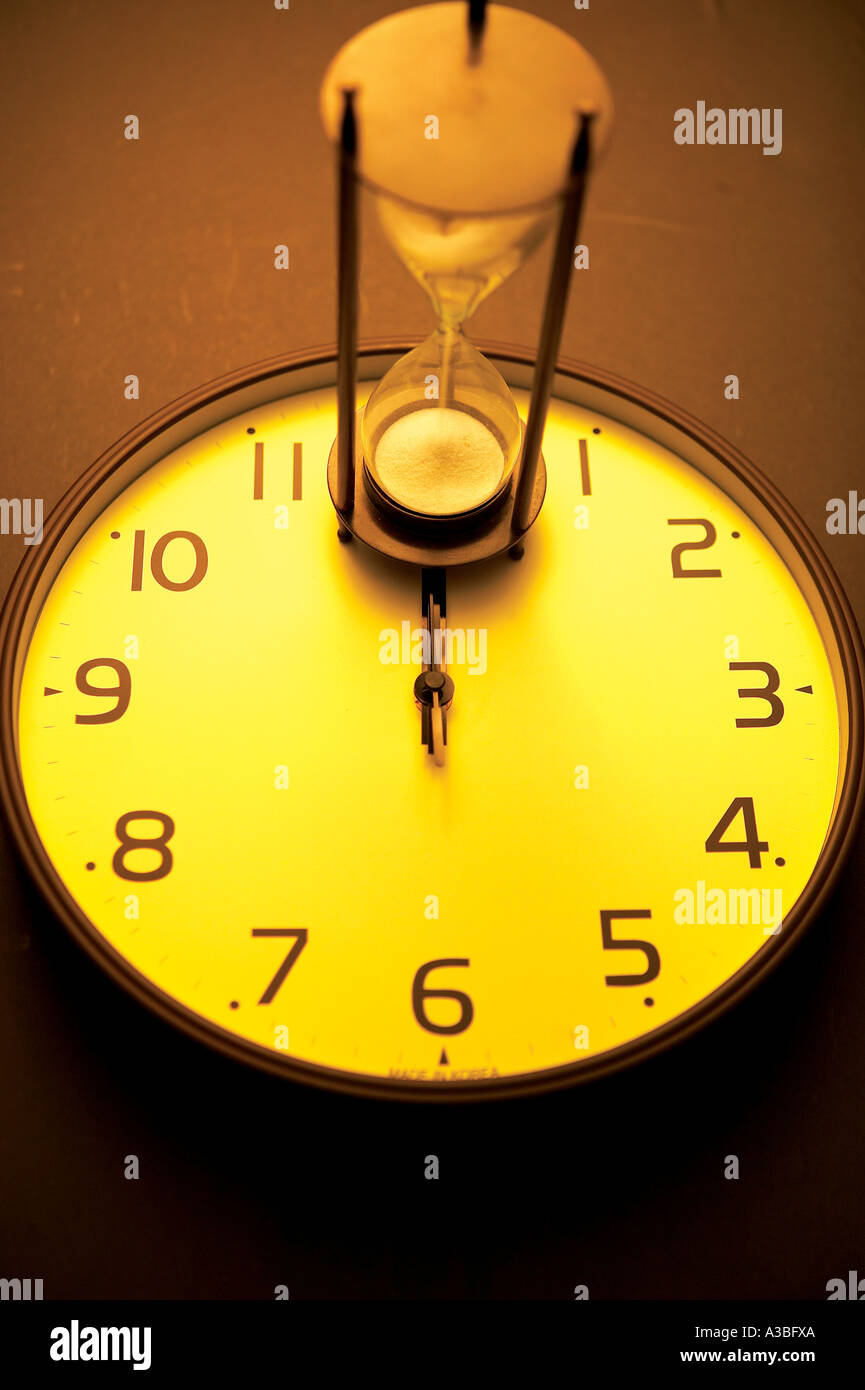 Sandglasses hi-res stock photography and images - Alamy