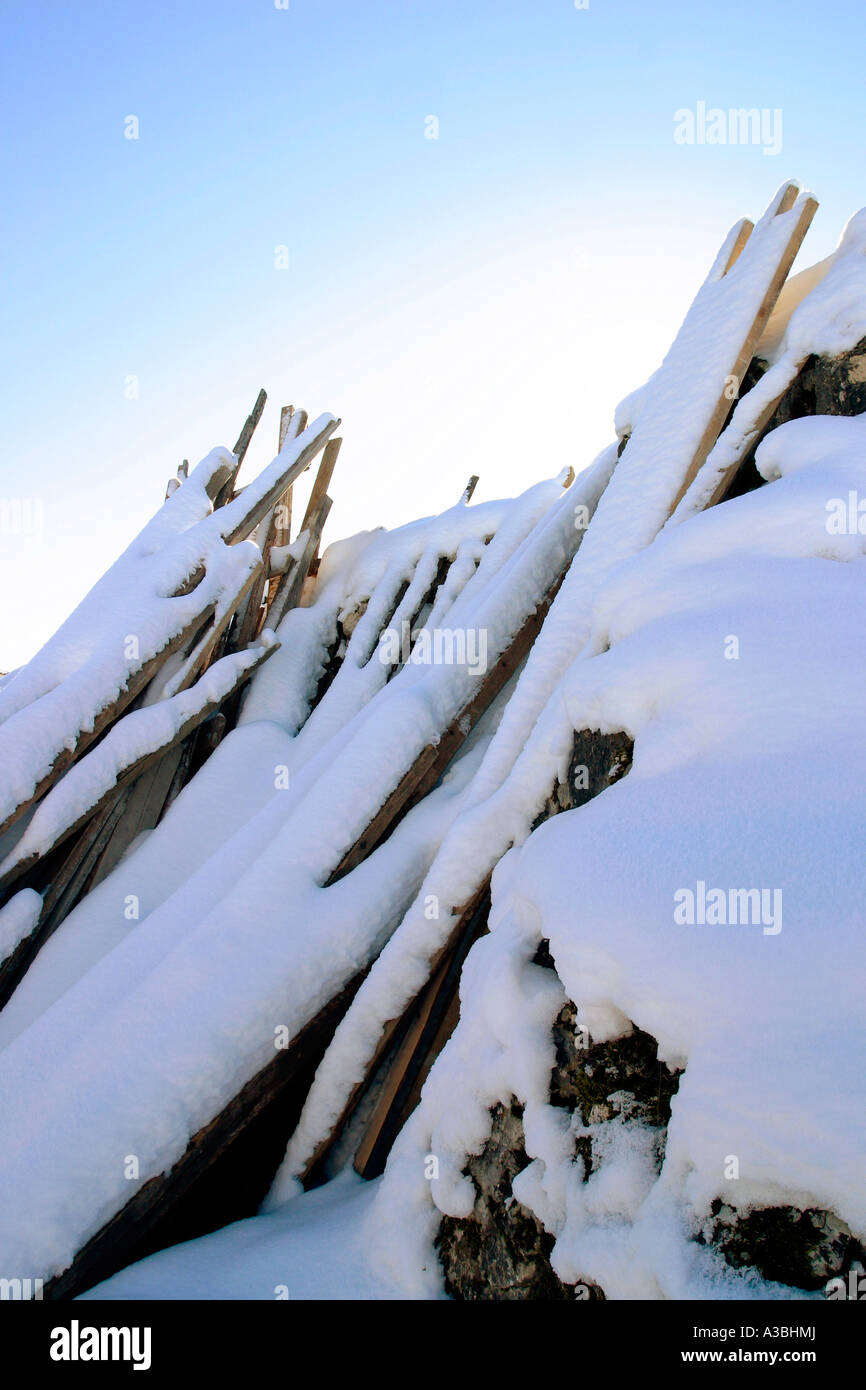 wood timber and snow Stock Photo - Alamy