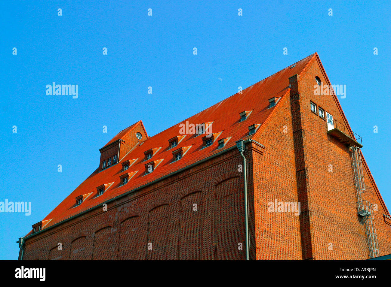 red brick building Stock Photo - Alamy