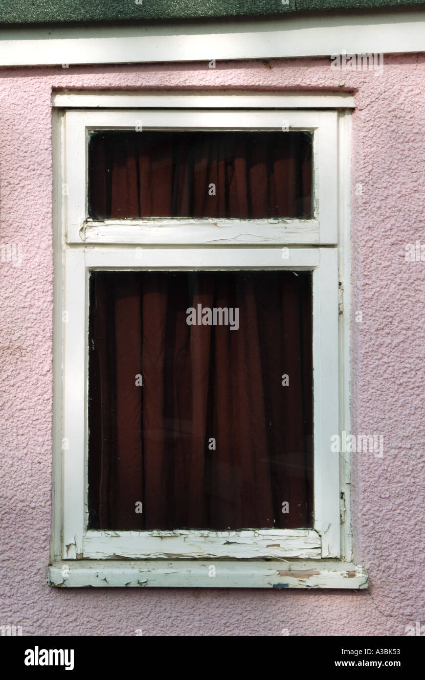 Deteriorating timber window on domestic property extension in need of ...