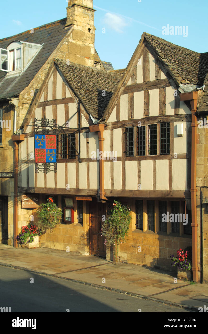 Chipping Camden typical High Street properties Stock Photo - Alamy