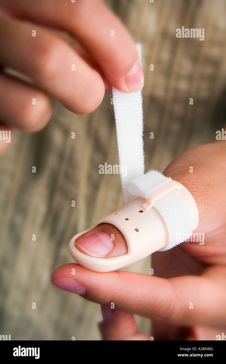 Finger brace hi-res stock photography and images - Alamy