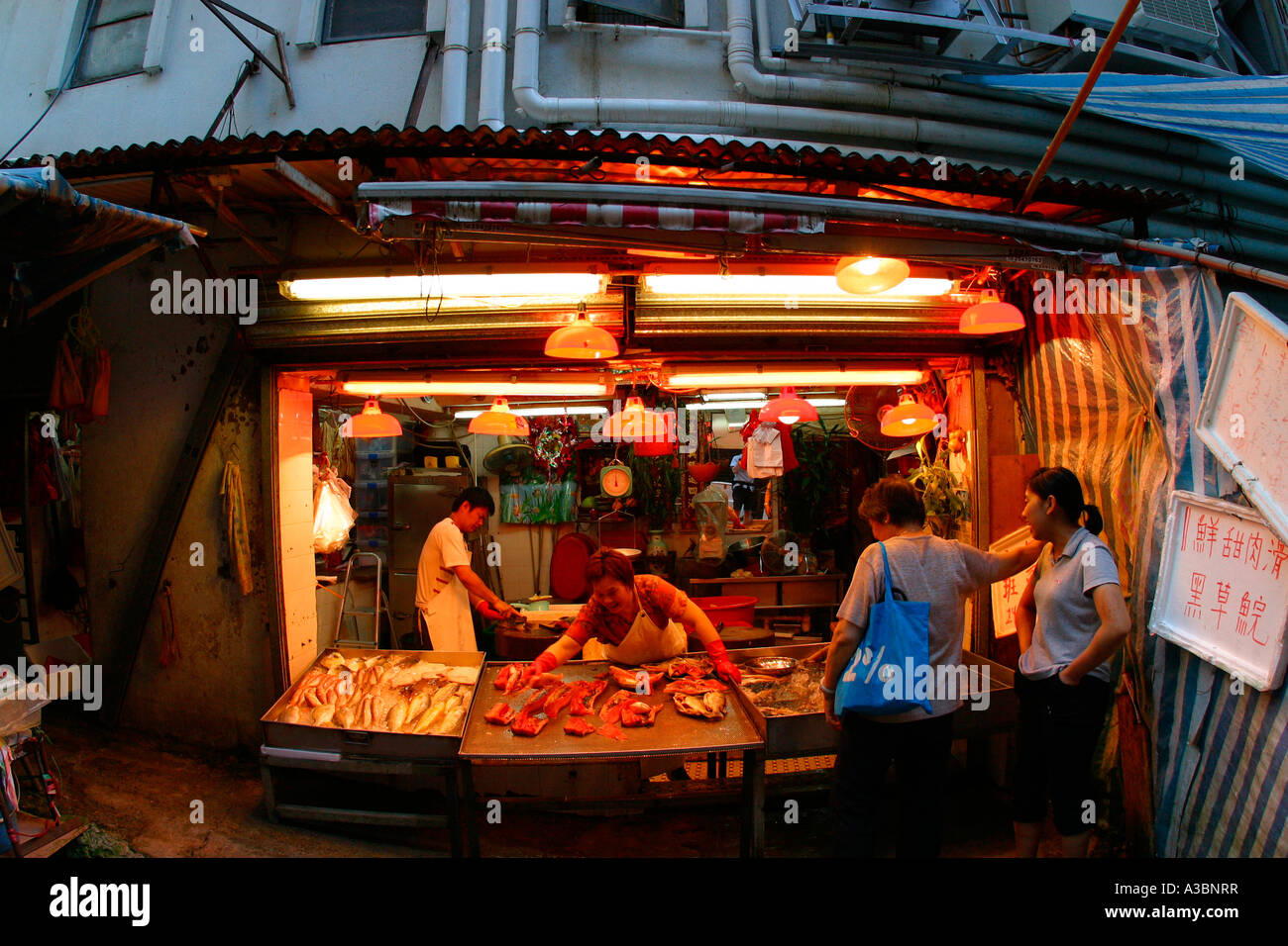 Hong Kong fresh food market Stock Photo - Alamy