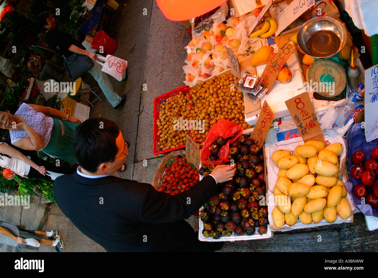 Hong Kong fresh food market Stock Photo - Alamy
