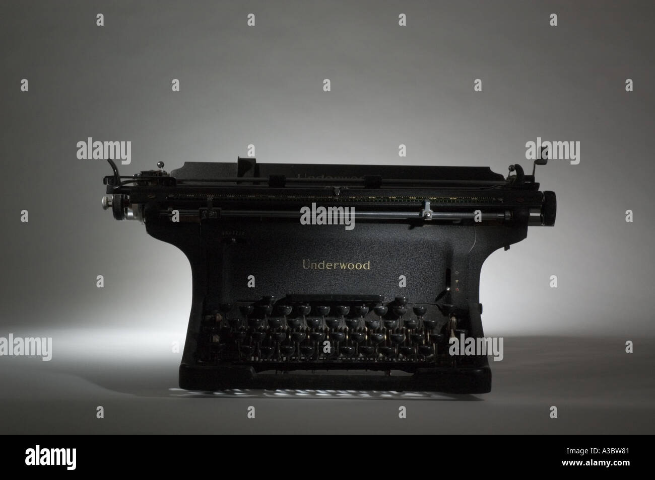 Carbon paper old typewriter hi-res stock photography and images - Alamy